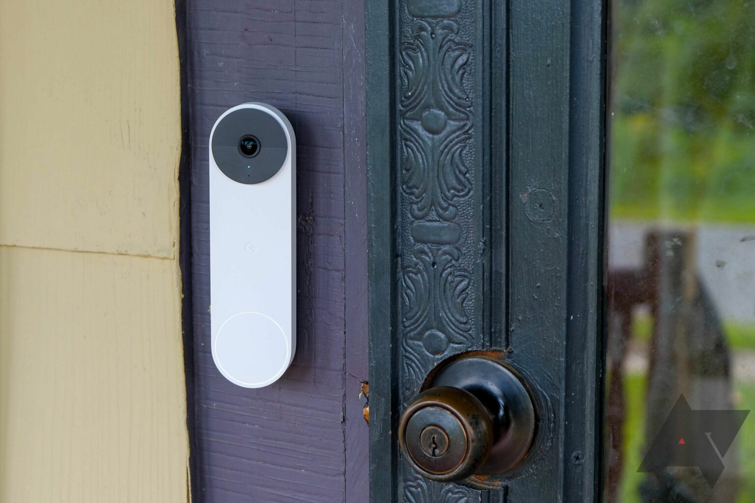Google breaks back into monitored home security with new Nest-ADT ...